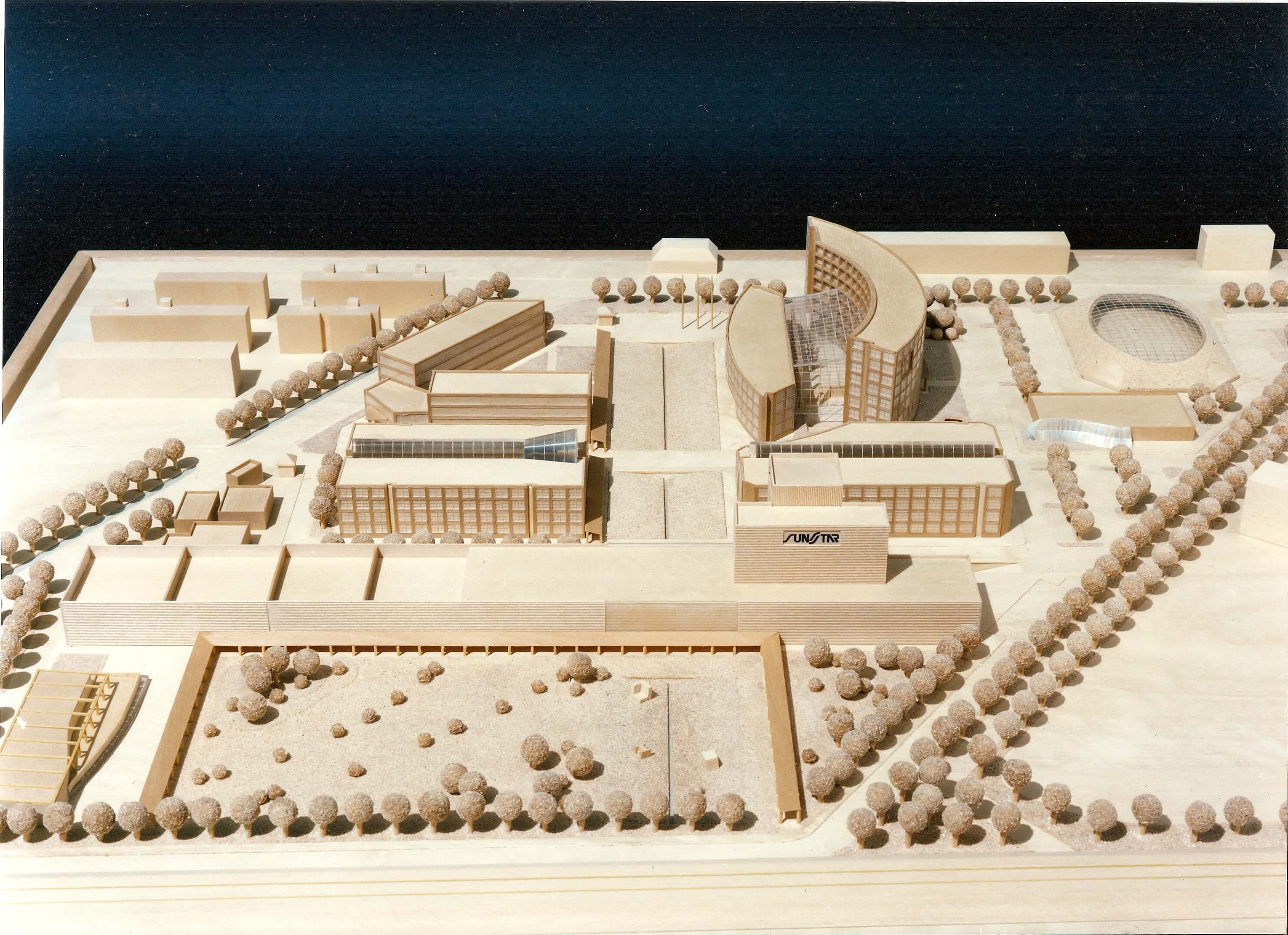 CORPORATE HQ MASTER PLAN - Alhadeff Architects