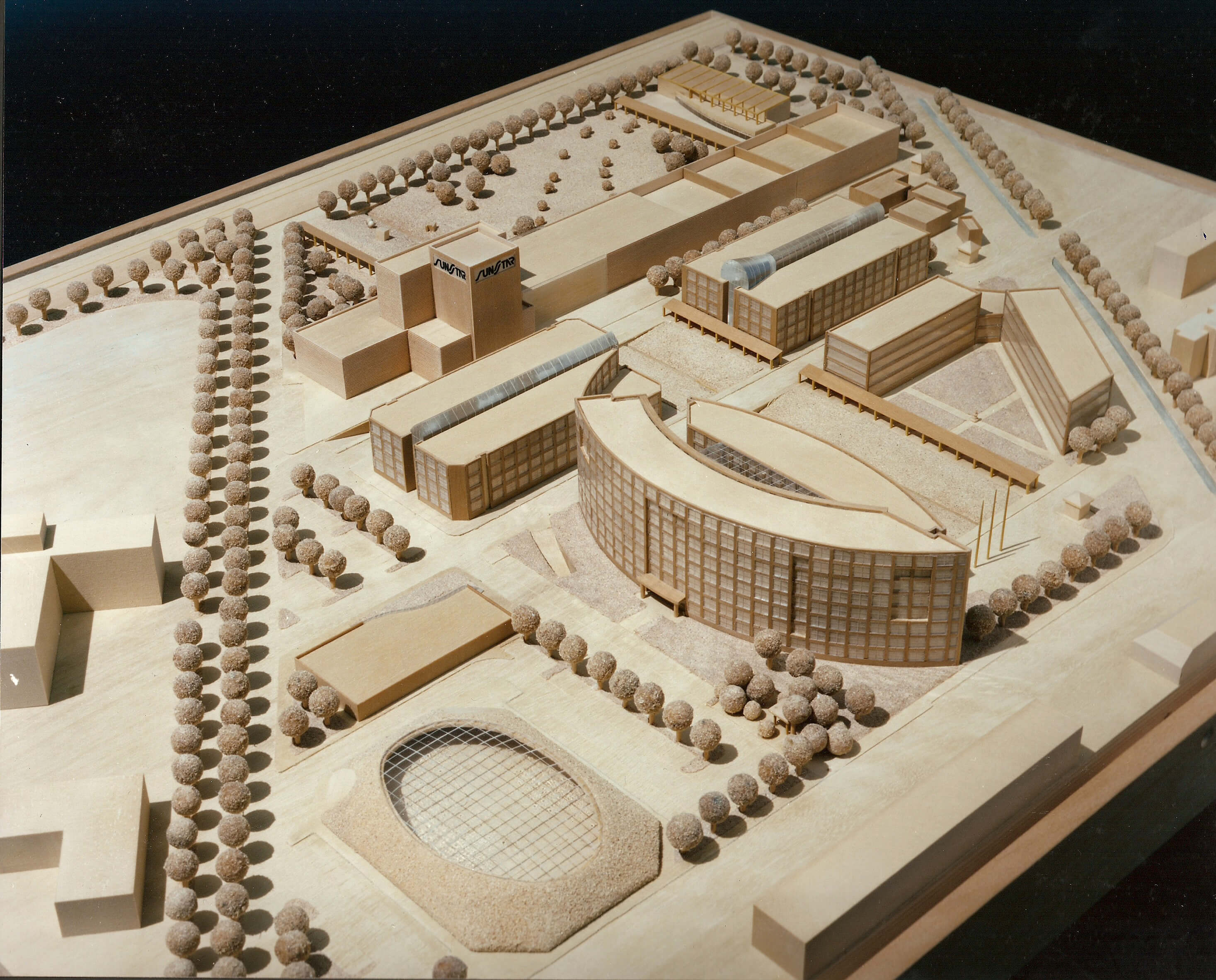 CORPORATE HQ MASTER PLAN - Alhadeff Architects