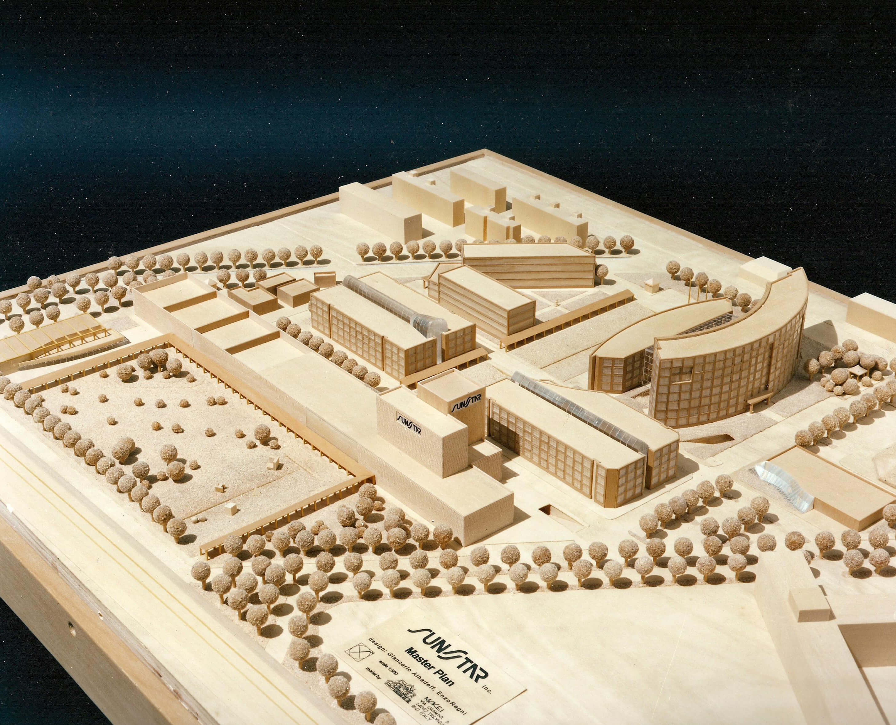 CORPORATE HQ MASTER PLAN - Alhadeff Architects